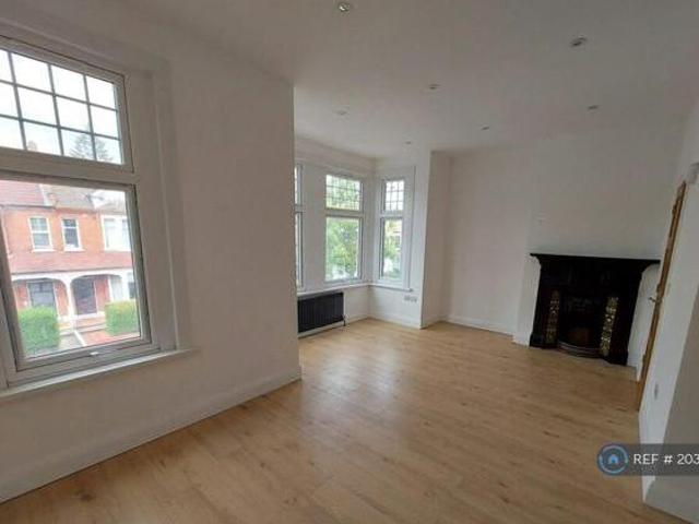 3 Bedroom Flat For Rent In London