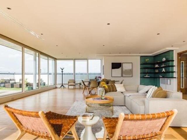 3 Bedroom Flat For Rent In London