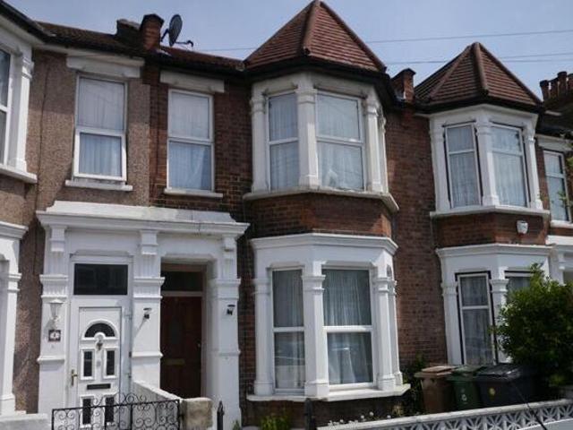 3 Bedroom Flat For Rent In London