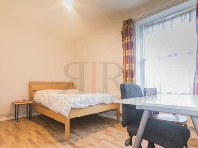 3 Bedroom Flat For Rent In London