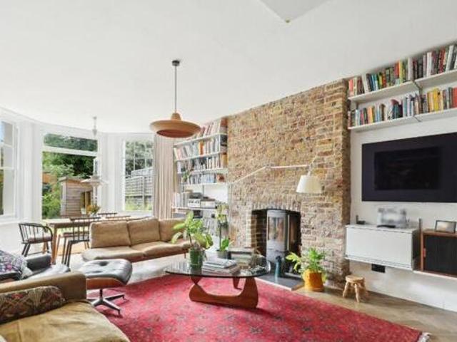3 Bedroom Flat For Rent In London