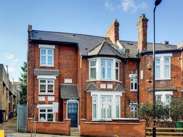 3 Bedroom Flat For Rent In London
