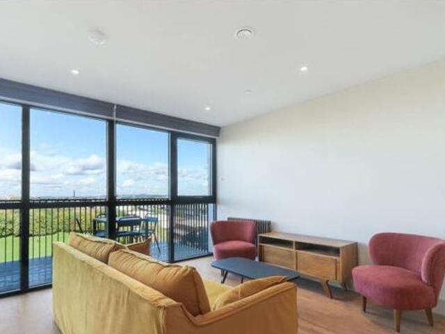 3 Bedroom Flat For Rent In London