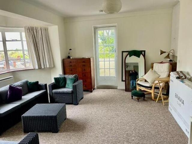 3 Bedroom Flat For Rent In London