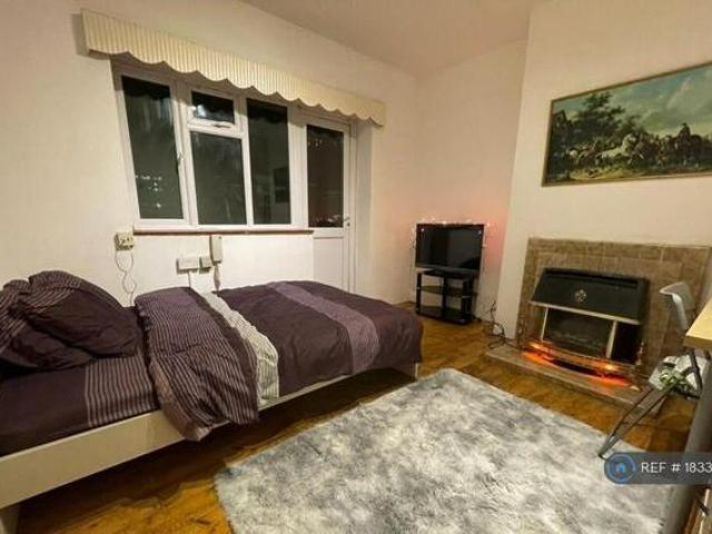 3 Bedroom Flat For Rent In London