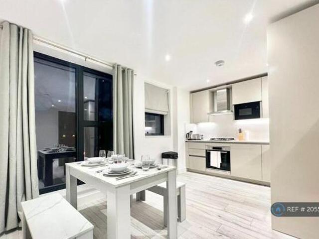 3 Bedroom Flat For Rent In London