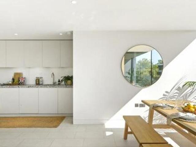 3 Bedroom Flat For Rent In London