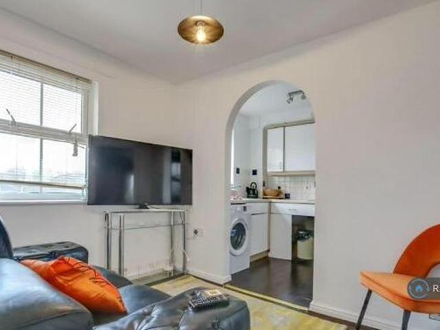 3 Bedroom Flat For Rent In London