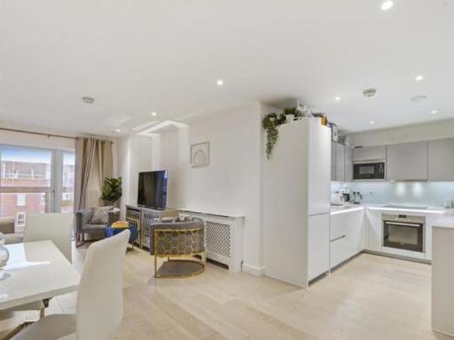 3 Bedroom Flat For Rent In London
