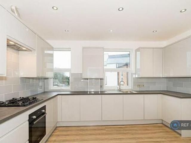 3 Bedroom Flat For Rent In London