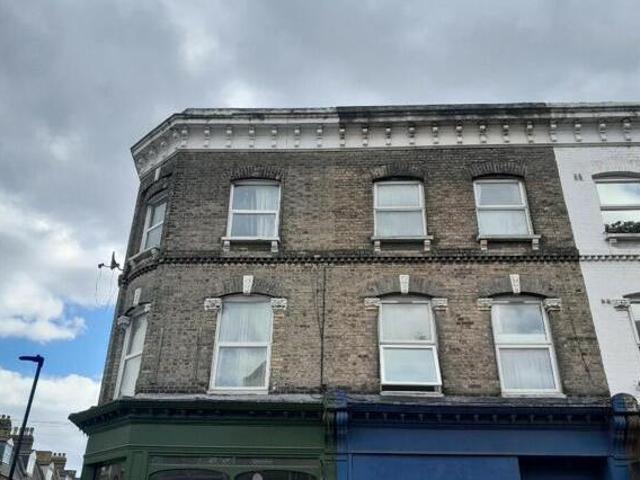 3 Bedroom Flat For Rent In London