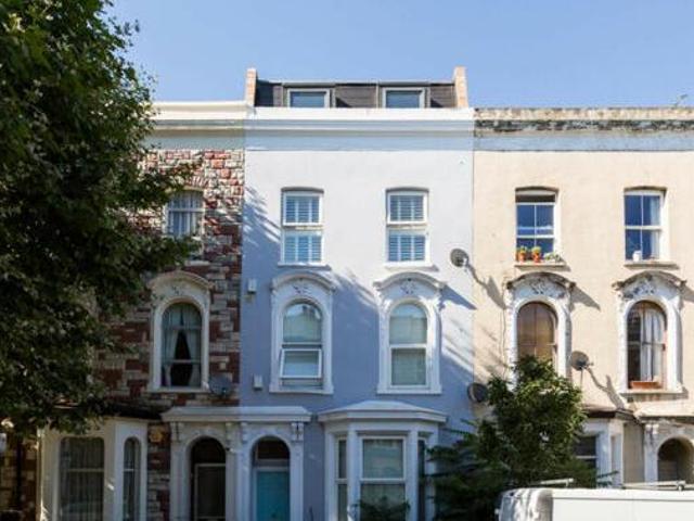 3 Bedroom Flat For Rent In London