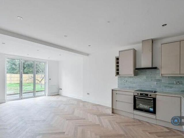 3 Bedroom Flat For Rent In London