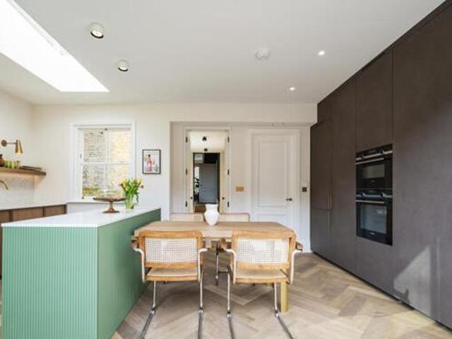 3 Bedroom Flat For Rent In London