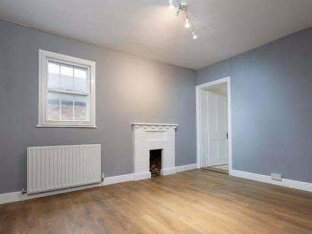 3 bedroom flat for rent in London Road Riverhead TN13 2DE TN13