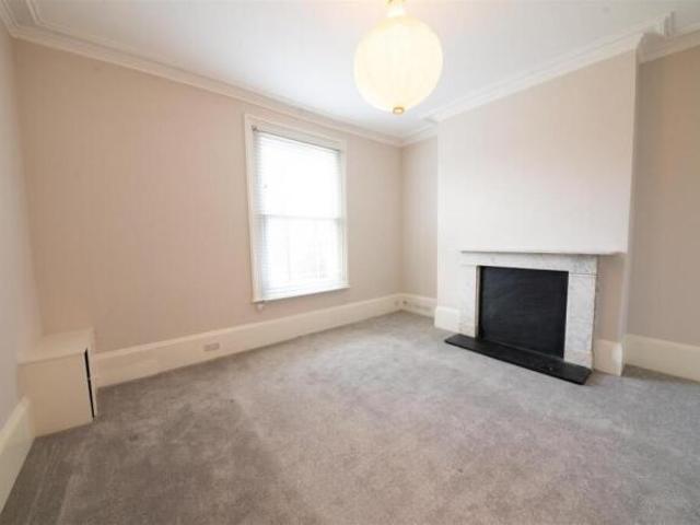 3 bedroom flat for rent in London Road, Southborough, Tunbridge Wells, TN4