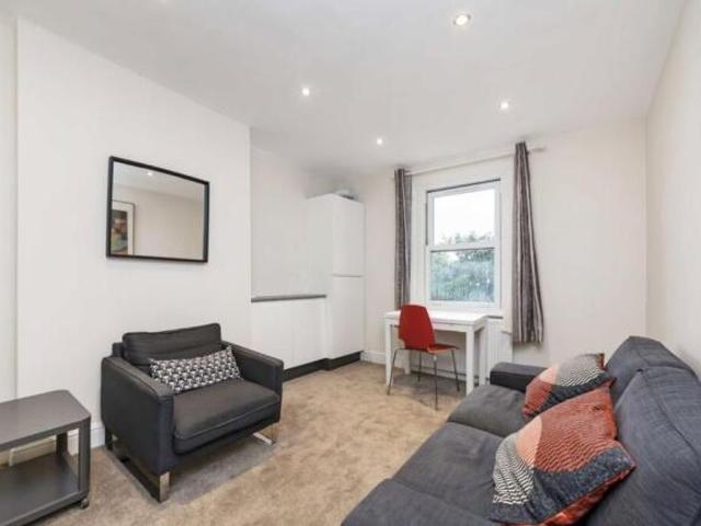 3 bedroom flat for rent in Longridge Road, Earls Court, SW5
