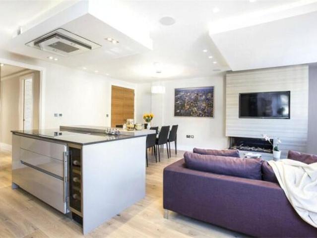 3 bedroom flat for rent in Lords Court, 20 Chancellors Street, W6