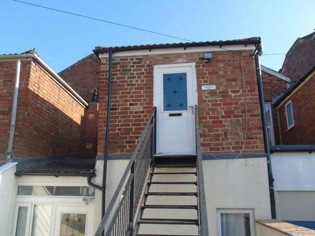 3 bedroom flat for rent in Lower Bristol Road P1494 BA2