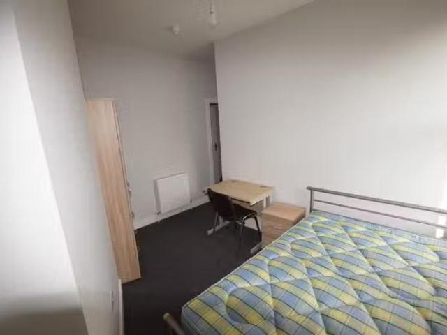 3 bedroom flat for rent in Lower Redland Road, Bristol, BS6