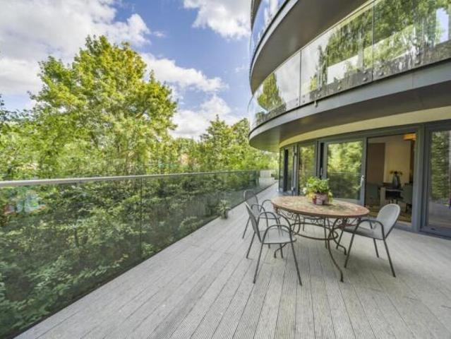 3 bedroom flat for rent in Lower Richmond Road, Putney, London, SW15