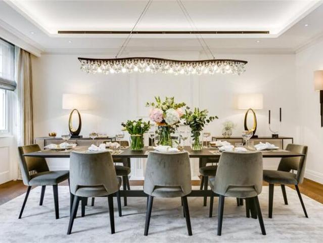 3 bedroom flat for rent in Lowndes Square, Knightsbridge, SW1X