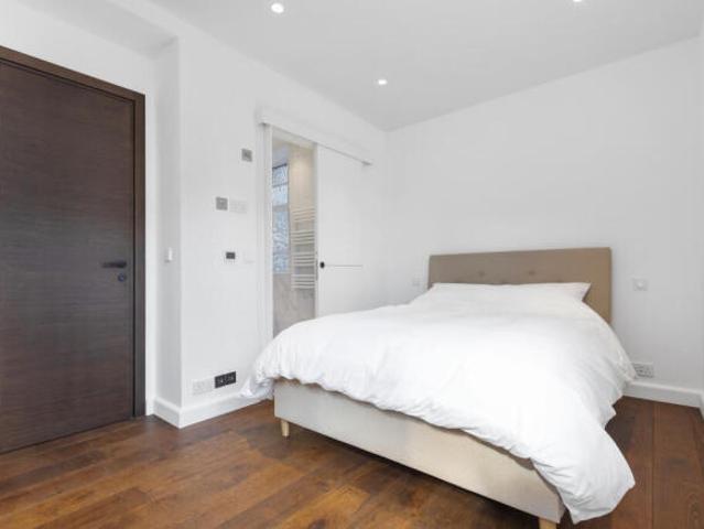 3 bedroom flat for rent in Lowndes Square, London, SW1X