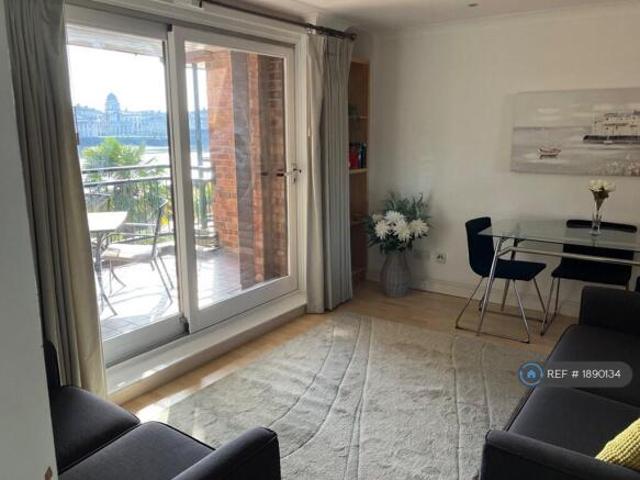 3 bedroom flat for rent in Luralda Wharf, London, E14
