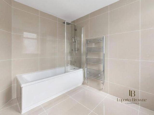 3 bedroom flat for rent in Lushington Road, NW10