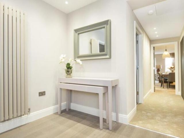 3 bedroom flat for rent in Lyndhurst Lodge, Lyndhurst Road, Hampstead, London NW3