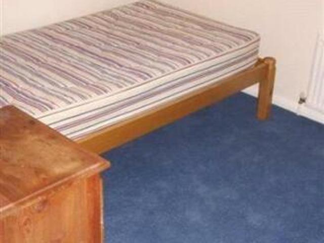 3 bedroom flat for rent in McDonald Road, Edinburgh, EH7