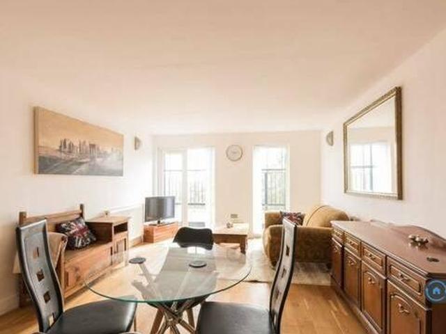 3 bedroom flat for rent in Manbey Park Road London E15