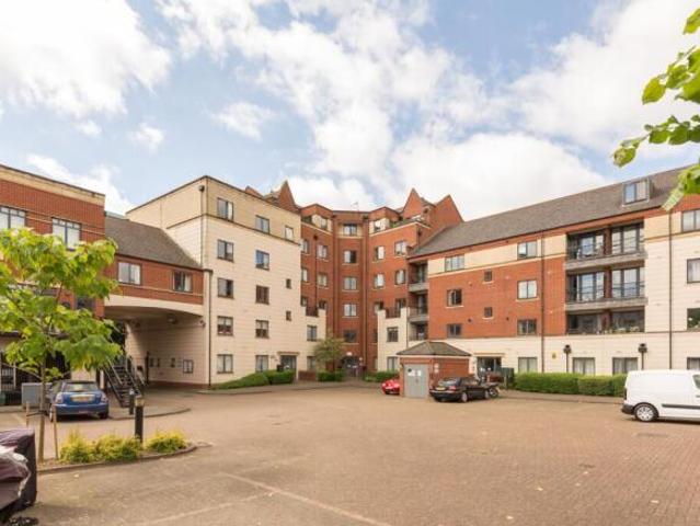 3 bedroom flat for rent in Manor Gardens, Sherard Court, N7