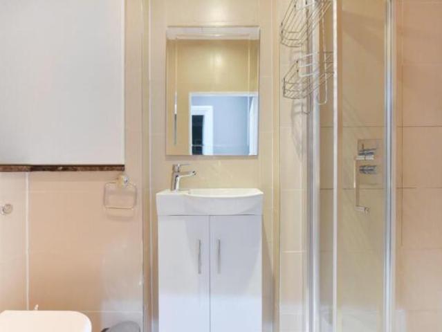 3 bedroom flat for rent in Manor House, Marylebone Road, London NW1