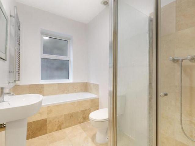 3 bedroom flat for rent in Manor Mount, London, SE23