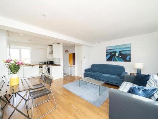 3 bedroom flat for rent in Maclise Road, Brook Green, W14