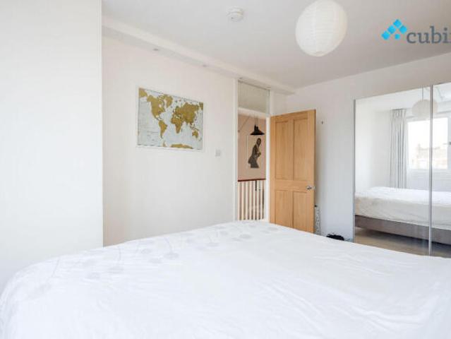 3 bedroom flat for rent in Madron Street, London, SE17