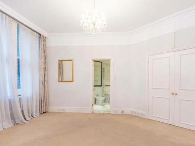 3 Bedroom Flat For Rent In Marylebone, London