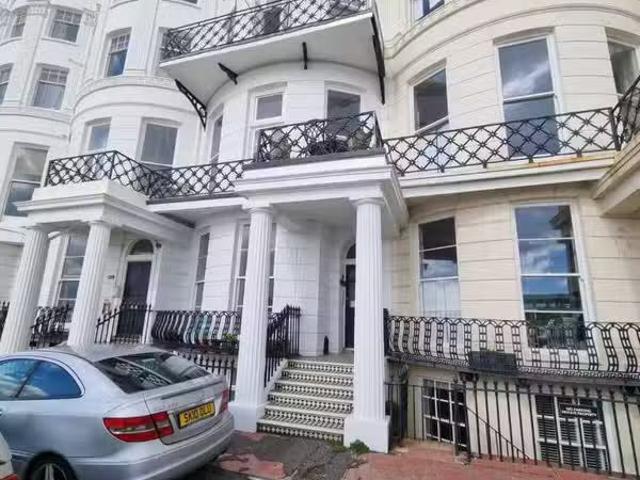 3 bedroom flat for rent in Marine Parade, Brighton, BN2