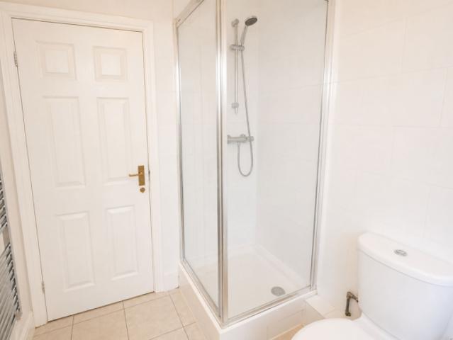 3 bedroom flat for rent in Marlborough Road, Bowes Park, N22