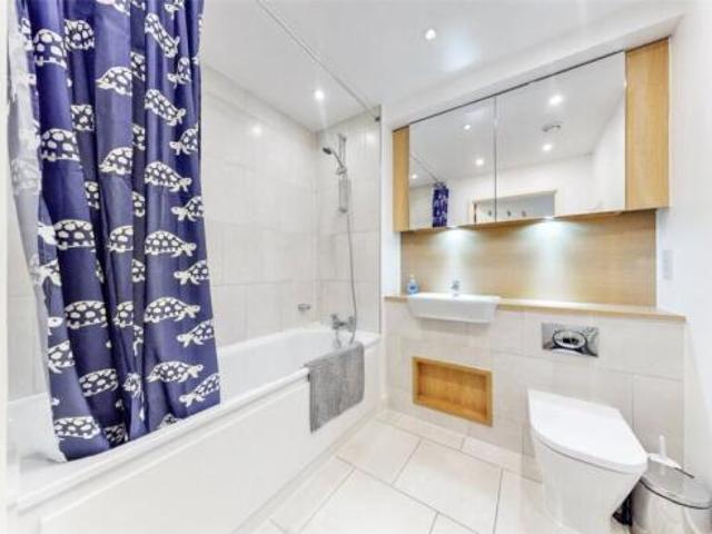 3 bedroom flat for rent in Marner Point, London, E3
