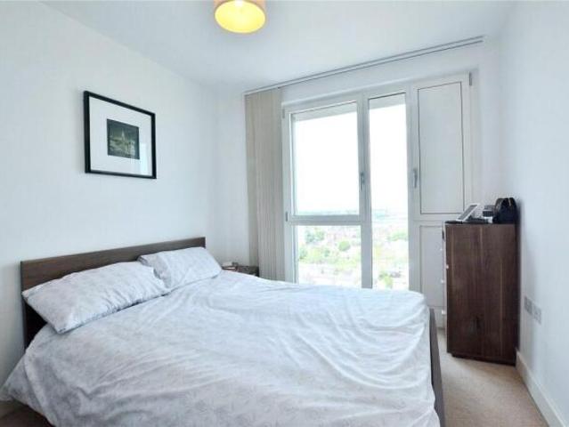 3 bedroom flat for rent in Marner Point, London, E3