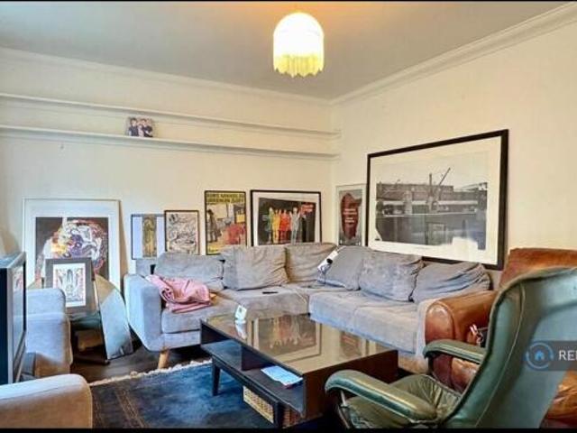 3 bedroom flat for rent in Marriott Road, London, E15