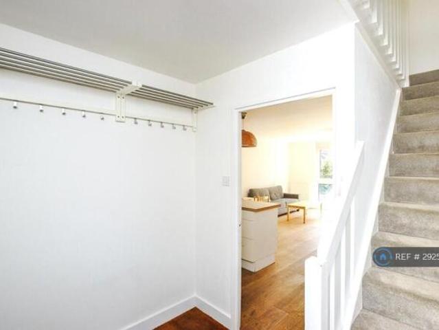 3 bedroom flat for rent in Mayford, London, NW1