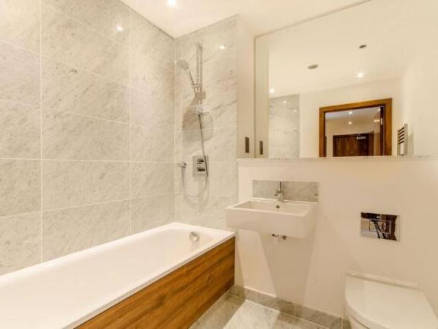 3 bedroom flat for rent in Maygrove Road, West Hampstead, London, NW6