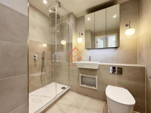 3 bedroom flat for rent in Menara Point, 1 Affinity View, London E16