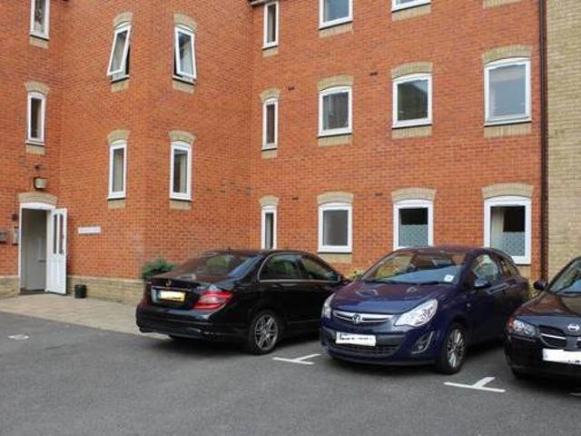 3 bedroom flat for rent in Meachen Road Colchester Essex CO2