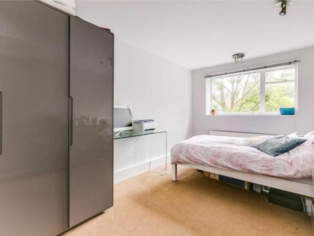 3 bedroom flat for rent in Mead House, Holland Park, W11