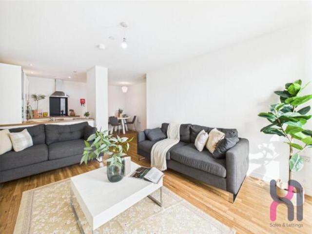 3 bedroom flat for rent in Media City, Michigan Point Tower B, 11 Michigan Avenue, Salford, M50