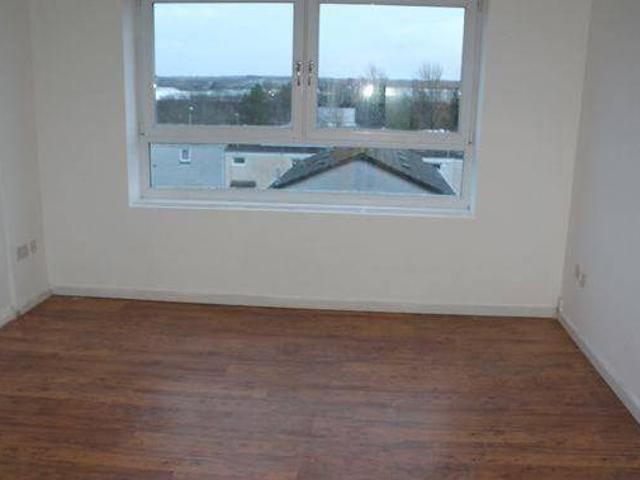 3 bedroom flat for rent in Melrose Road G67